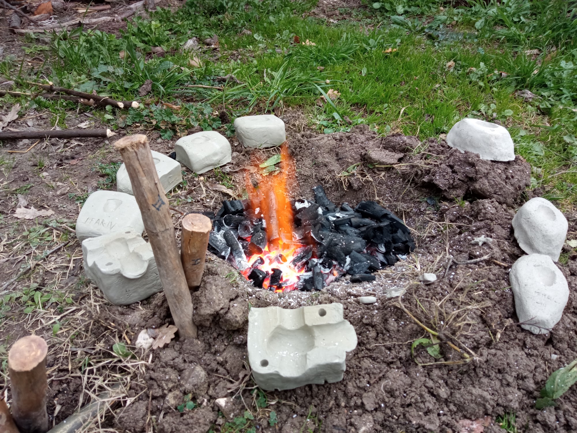 Casting a Copper Age Axe Using a Replica of the Marl Mould Found in ...