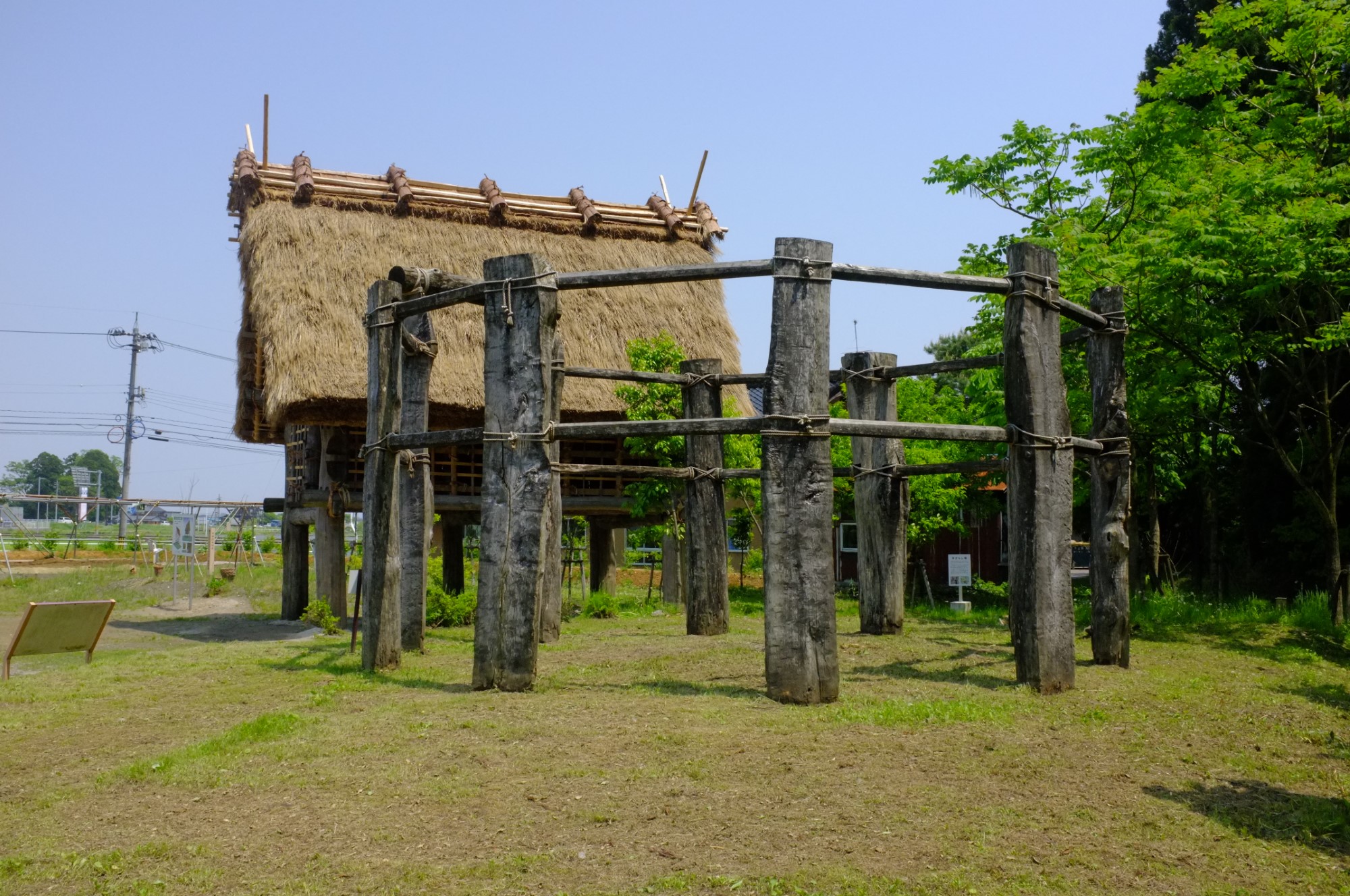 Approaches to Experimental Pit House Reconstructions in the Japanese ...