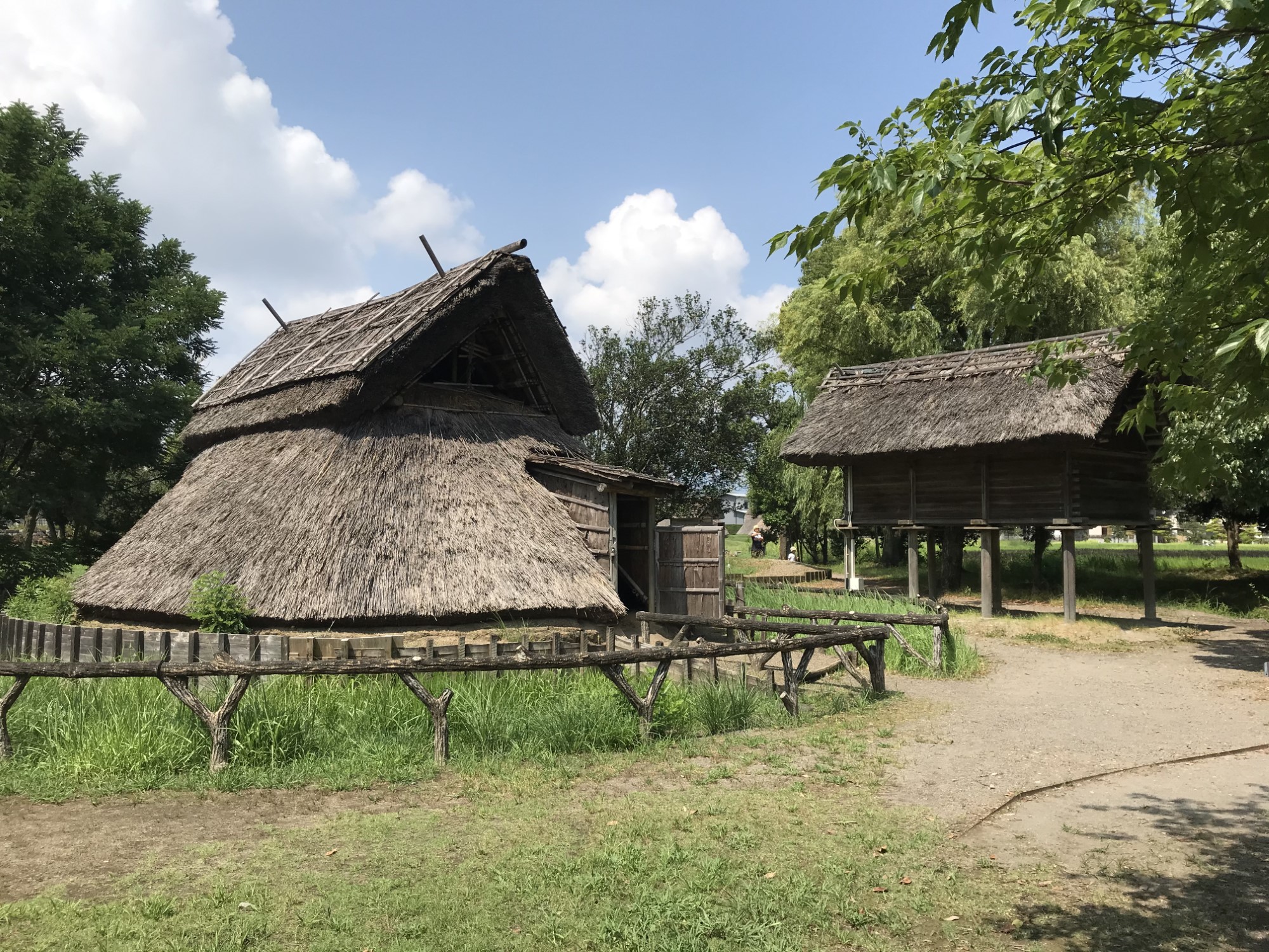 Approaches to Experimental Pit House Reconstructions in the Japanese ...